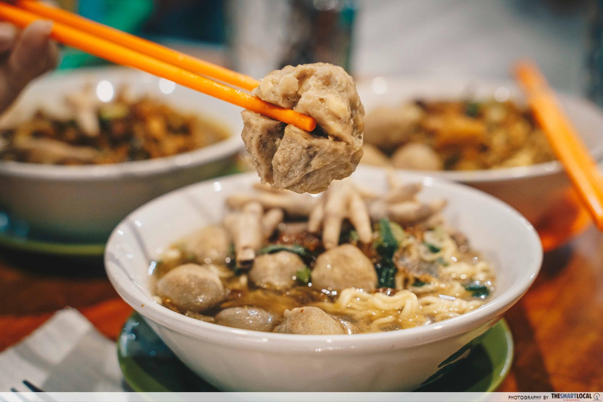 5 Cheap Batam Food Stalls To Hit Up For Local Indonesian Dishes