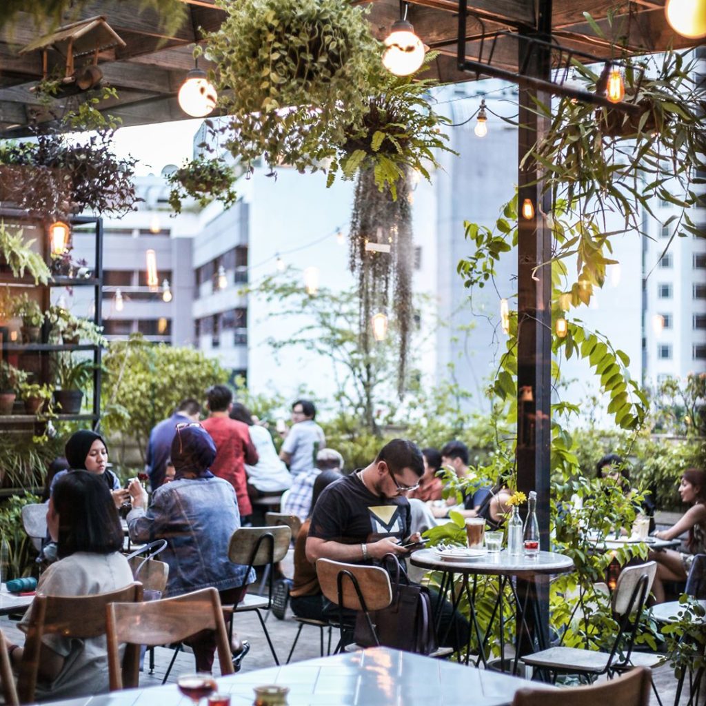 8 Jakarta Rooftop Bars To Bask In Moonlight After Sitting Indoors Too Long