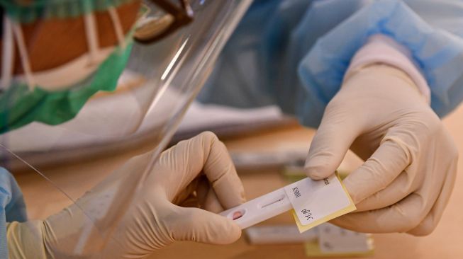 Indonesia To Distribute COVID-19 Rapid Test Kits Nationwide As It ...