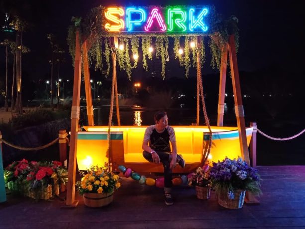 Senayan Park Mall Across From GBK Sports Complex Has A Scenic Outdoor ...