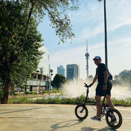 Senayan Park Mall Across From GBK Sports Complex Has A Scenic Outdoor ...