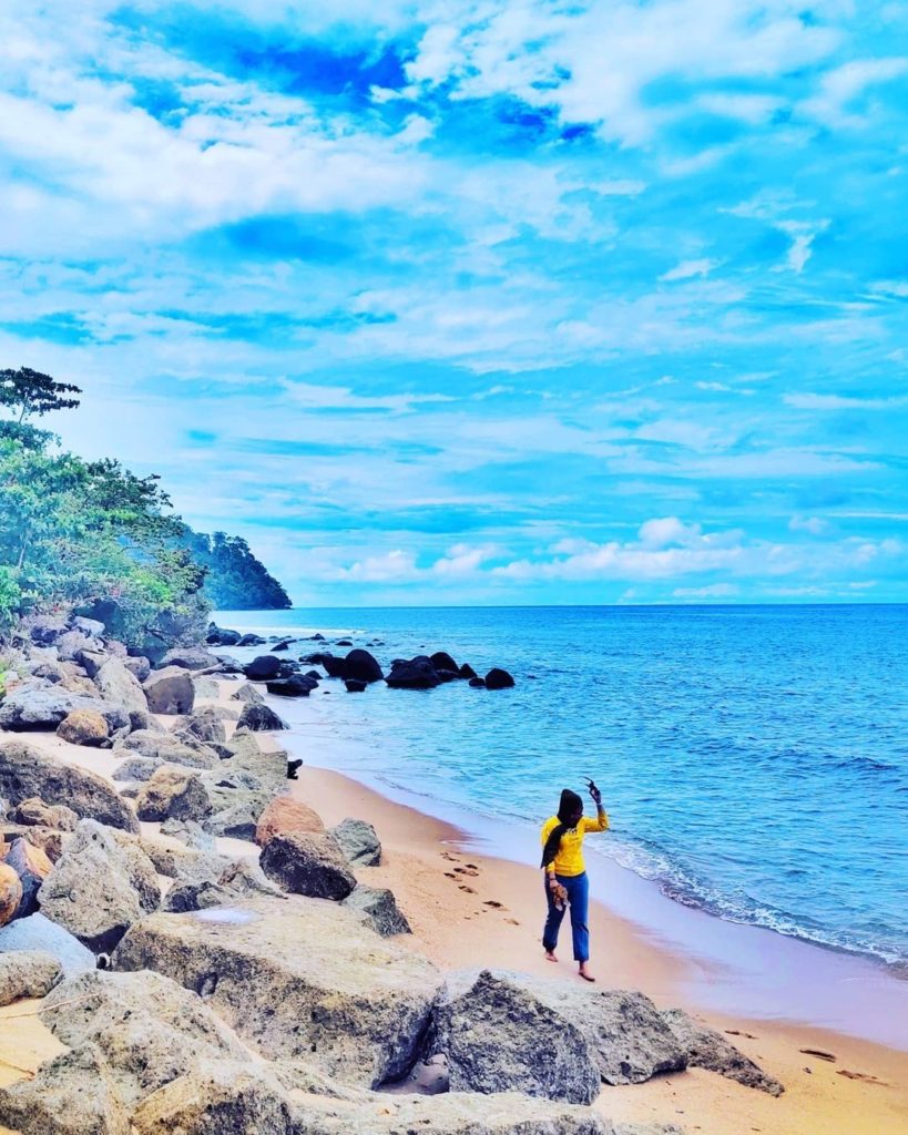 8 Padang Attractions To Visit, Including Beaches, The Grand Mosque ...