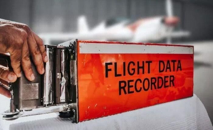 Divers Retrieve Sriwijaya Air SJ182’s Flight Data Recorder From The Sea