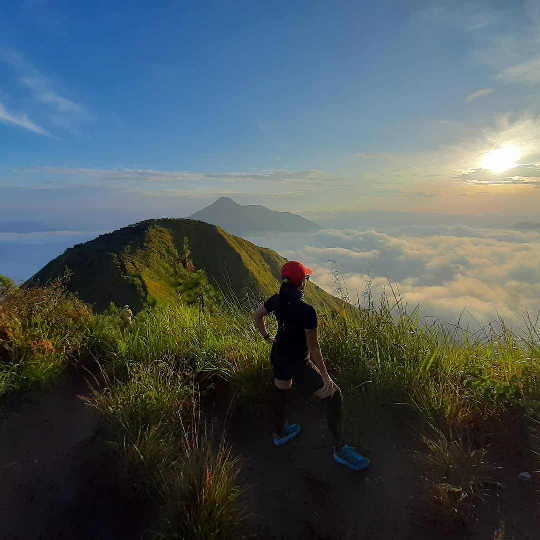 8 Hiking Trails In Indonesia For Beginners With Postcard-Perfect Views