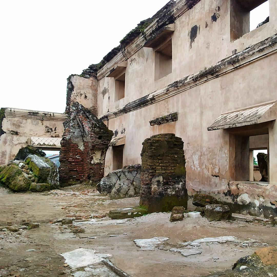 Yogyakarta's Taman Sari Water Castle: A Centuries-Old Royal Bathing ...