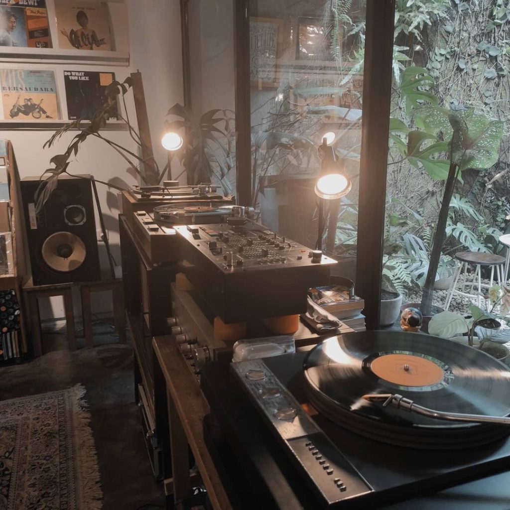 SUBO: Jakarta’s First Exclusive Listening Bar With Vintage Vinyl Records