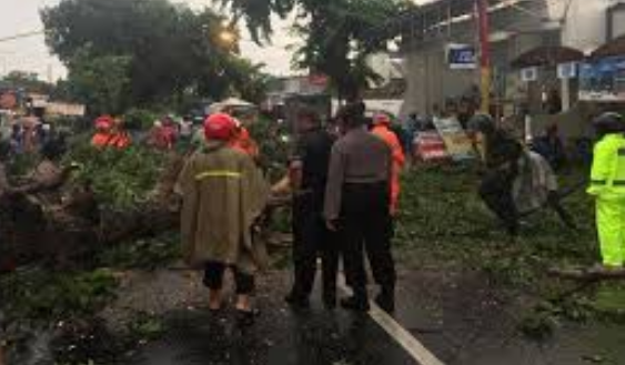 Greater Jakarta Residents Urged To Brace For Impact Of Cyclone Surigae