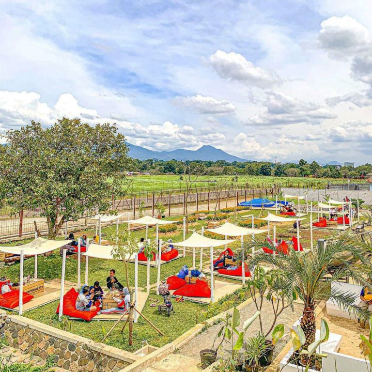 Critical 11 In Bandung: Hangout Spot Where You Can Sip Coffee & Shoot ...