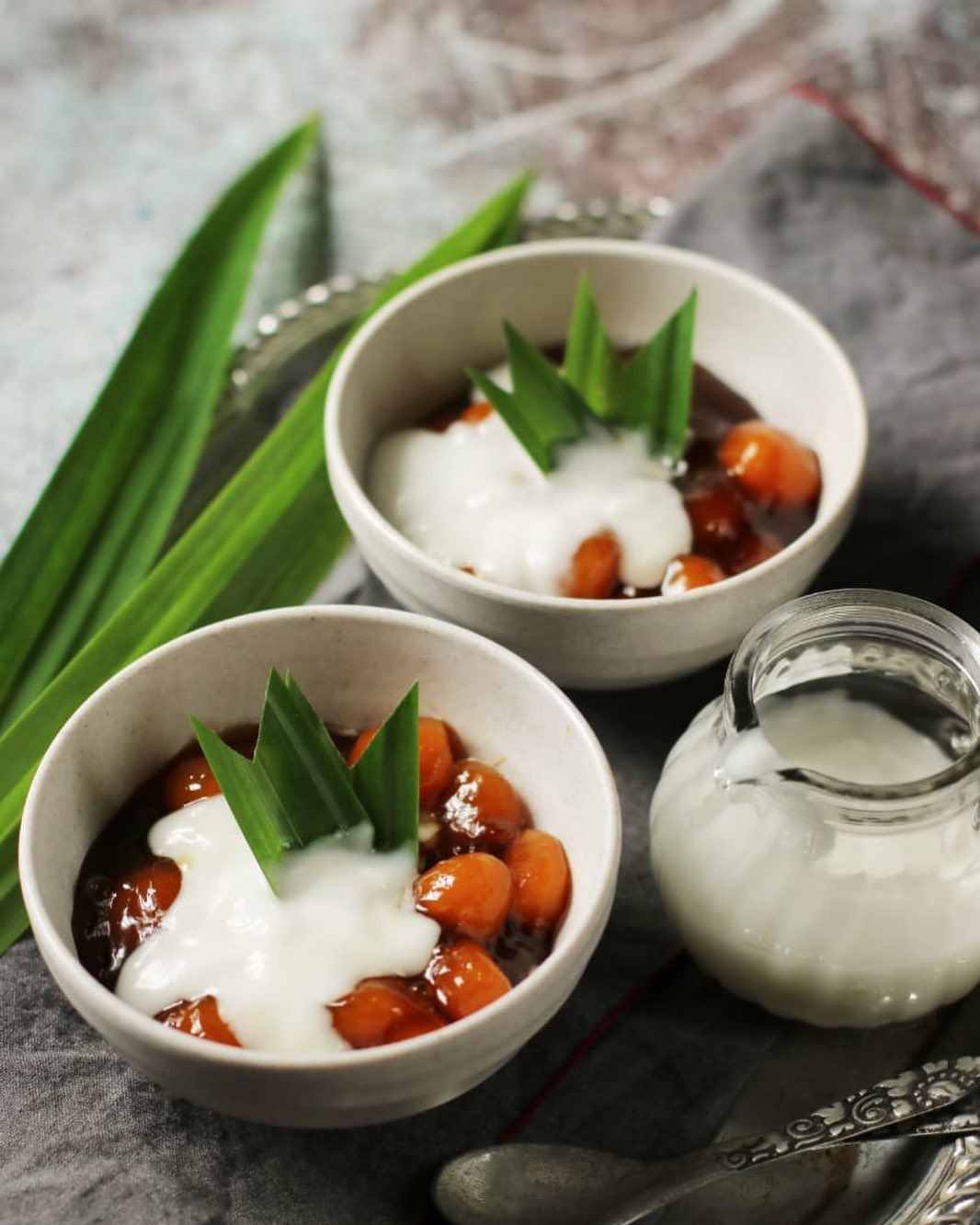 8 Traditional Indonesian Desserts We Grew Up With & Still Love