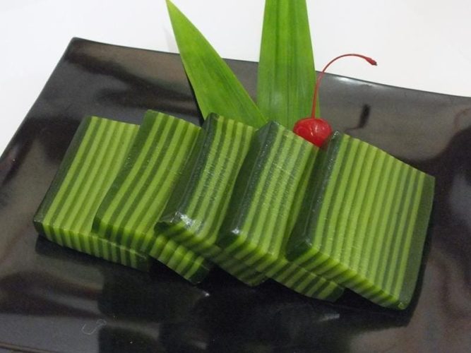 8 Traditional Indonesian Desserts We Grew Up With & Still Love