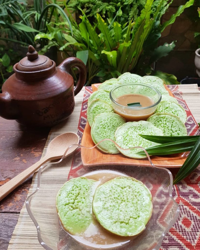8 Traditional Indonesian Desserts We Grew Up With & Still Love