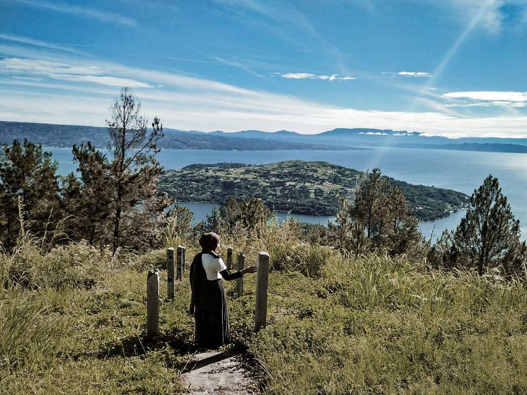 8 Lakes In Indonesia With Calming Waters For A Soul-Soothing Getaway